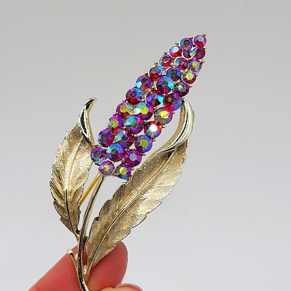 Coro | Jewelry | Vtg Coro Hyacinth Brooch Gold Tone Red Aurora Borealis ...